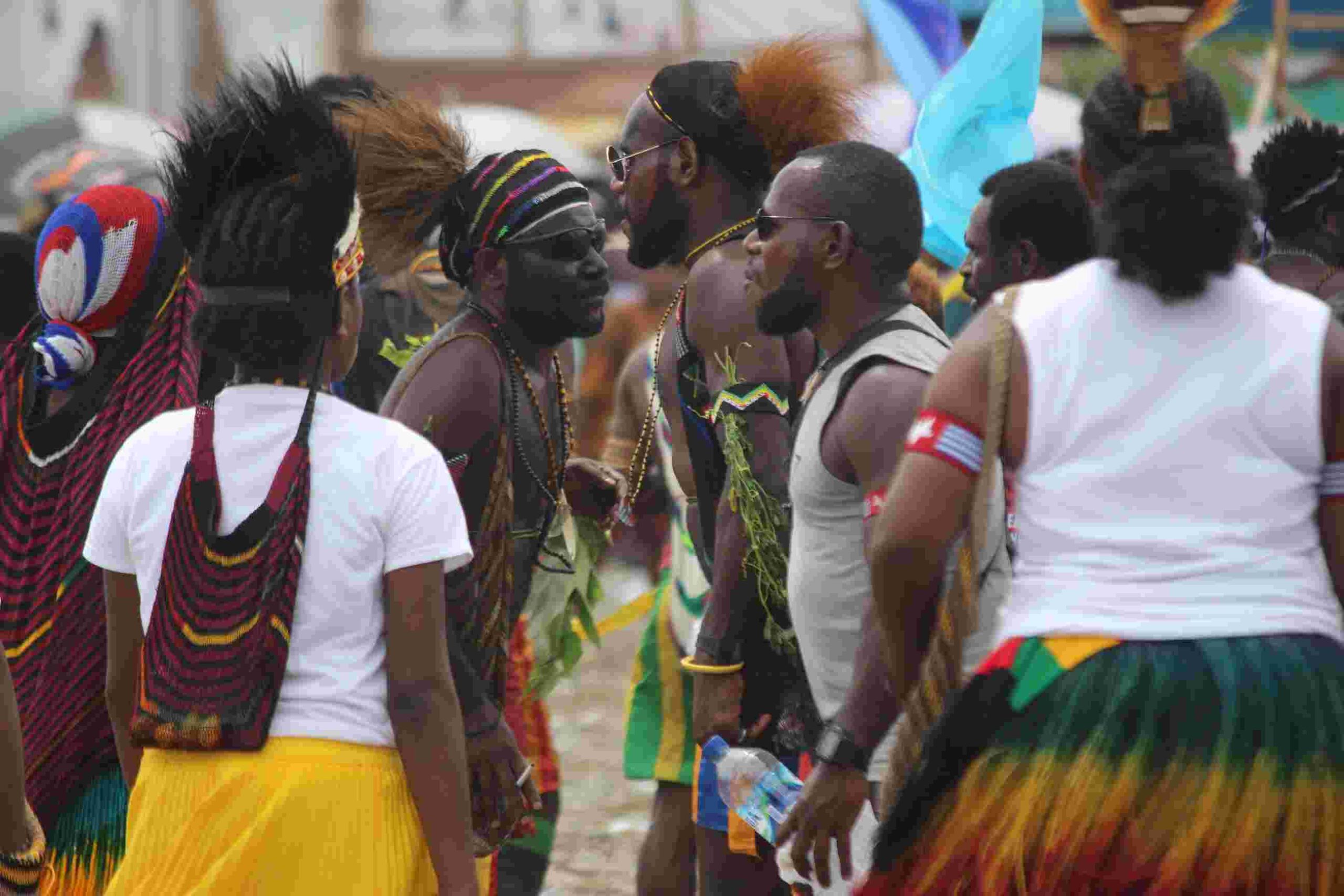 BERITA FOTO : BERKAMPANYE DENGAN PAKAIAN KHAS PAPUA PEGUNUNGAN ...